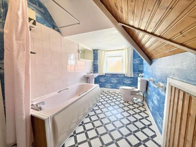 3 bed house for sale