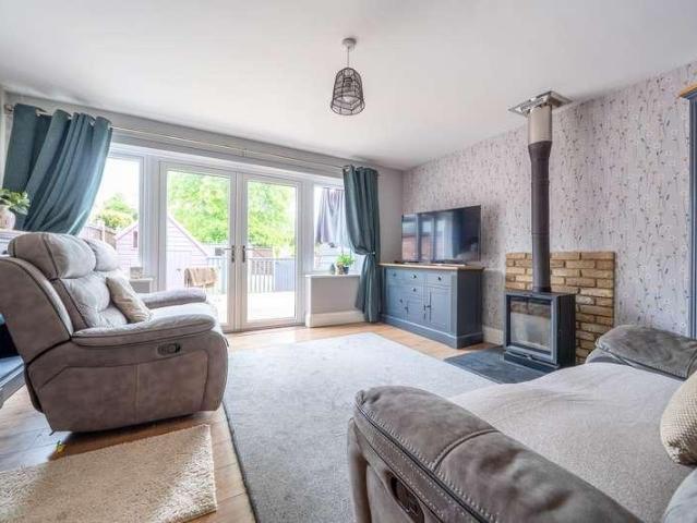 3 bed house for sale