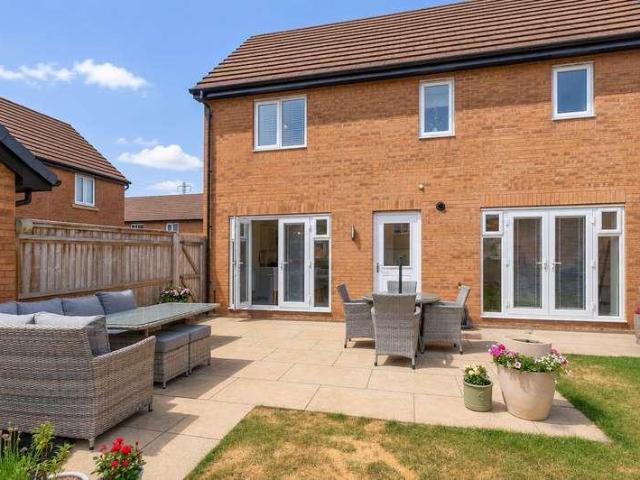 3 bed house for sale