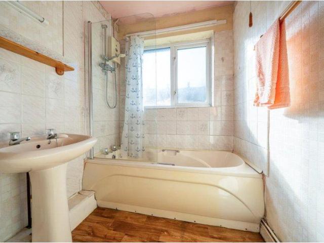 3 bed house for sale