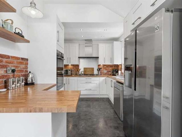 3 bed house for sale