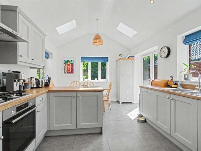 3 bed house for sale