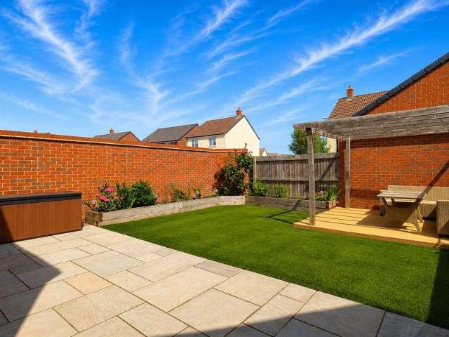 3 bed house for sale