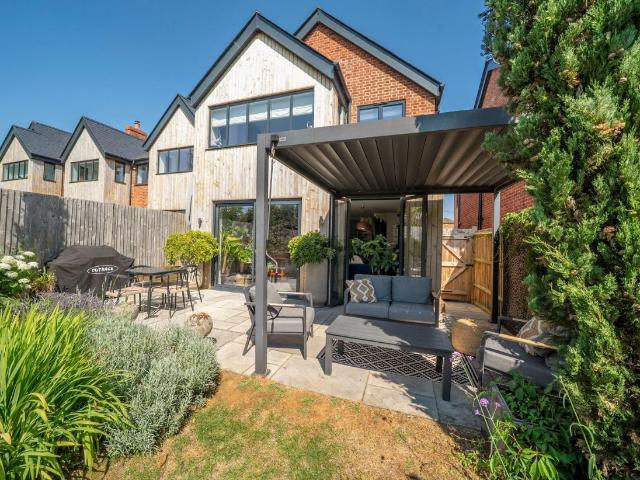 3 bed house for sale