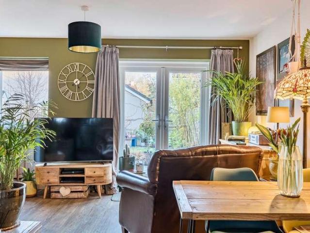 3 bed house for sale