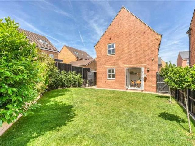 3 bed house for sale