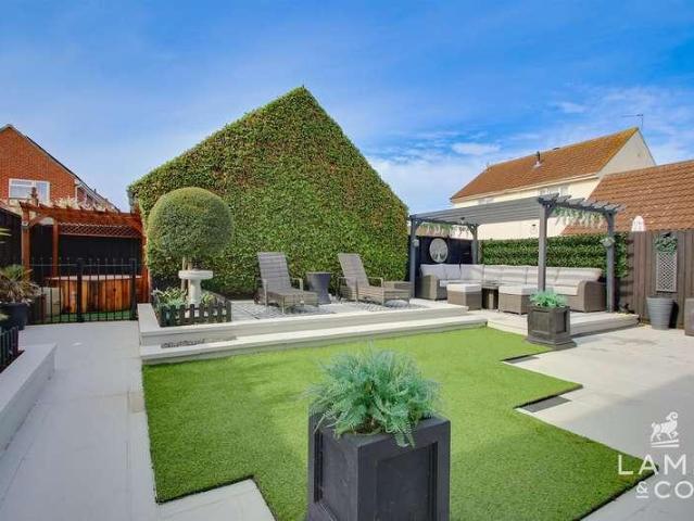 3 bed house for sale