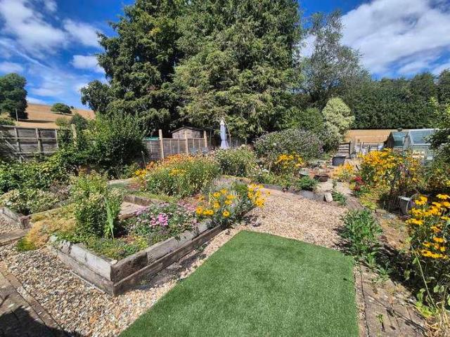 3 bed house for sale