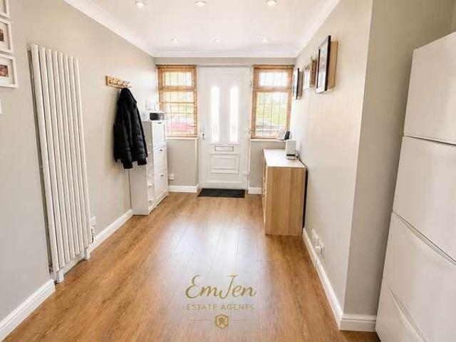 3 bed house for sale