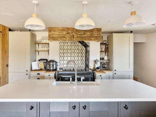 3 bed house for sale