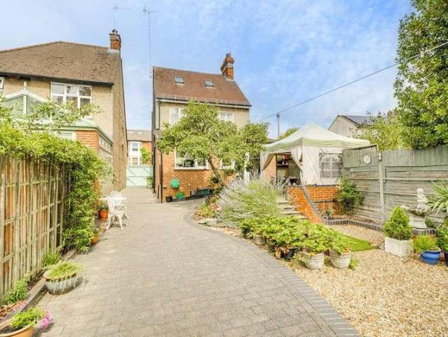 3 bed house for sale