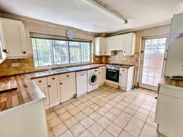 3 bed house for sale