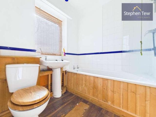 3 bed house for sale