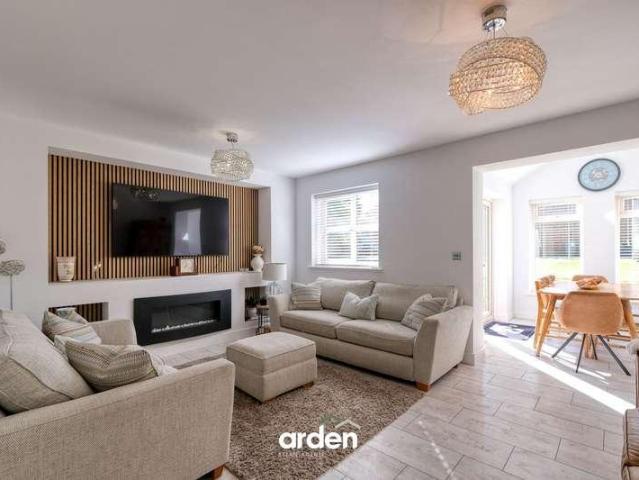 3 bed house for sale