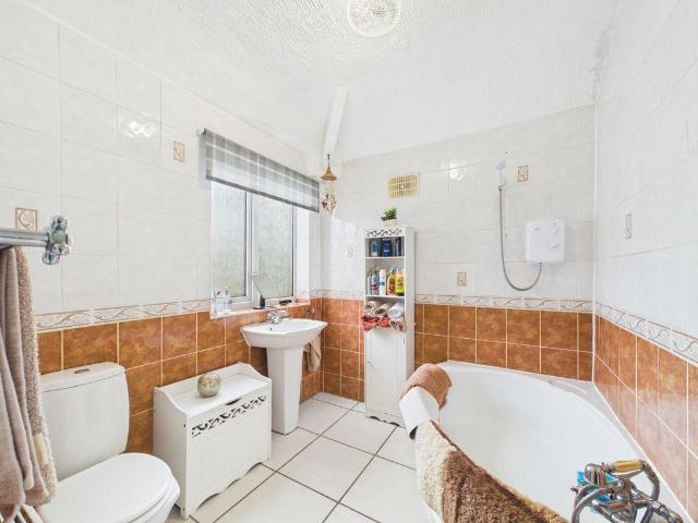 3 bed house for sale