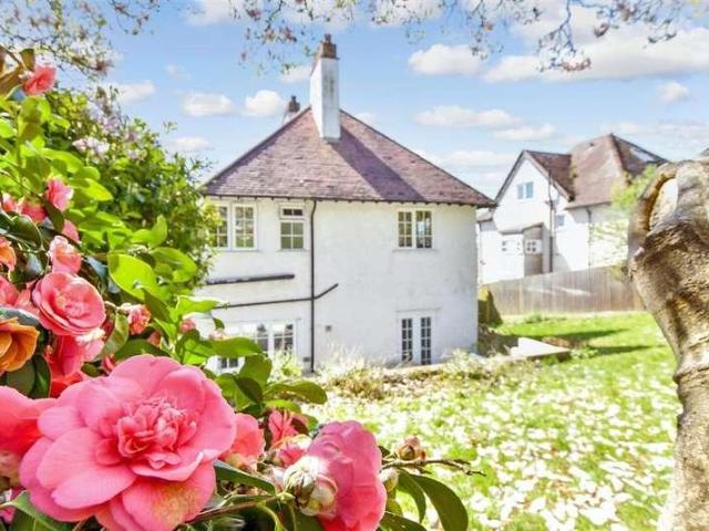 3 bed house for sale