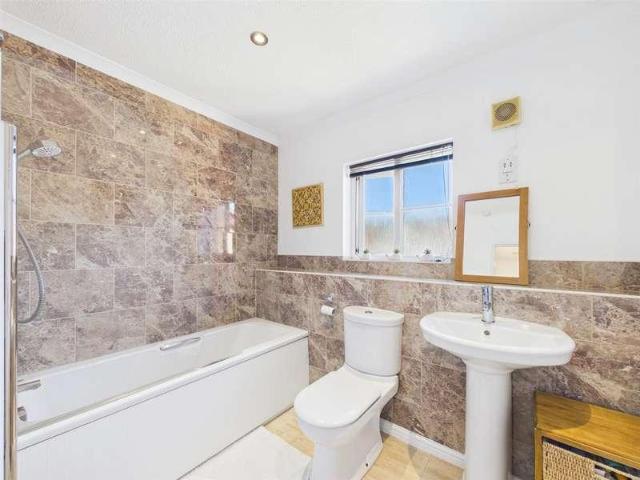 3 bed house for sale