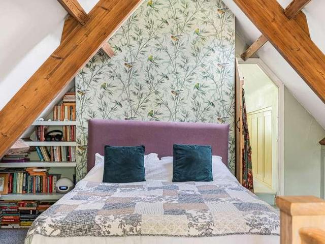 4 bed house for sale