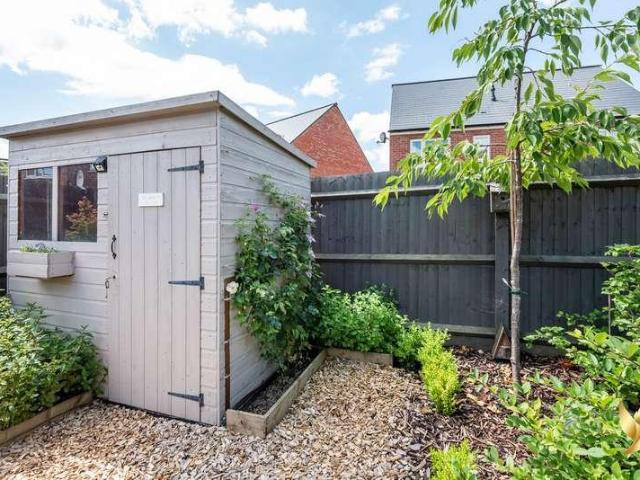 3 bed house for sale