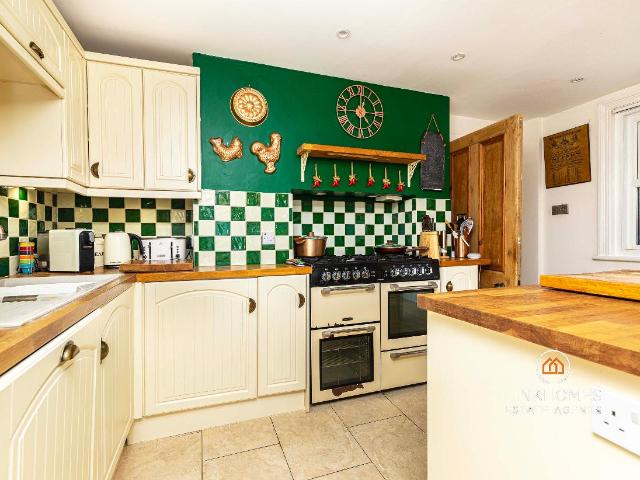 3 bed house for sale