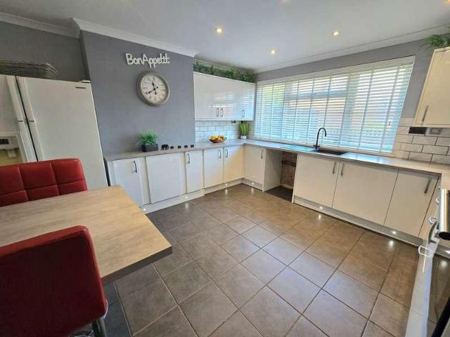 3 bed house for sale