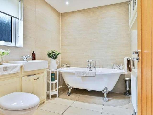 3 bed house for sale