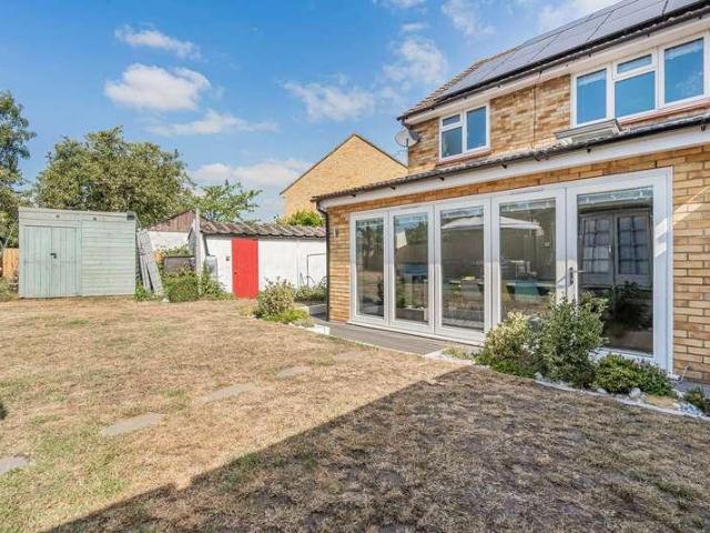 3 bed house for sale