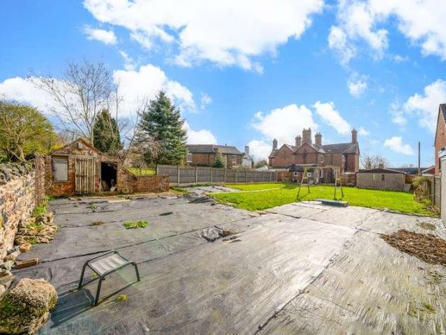 3 bed house for sale