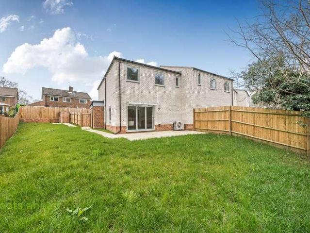 3 bed house for sale