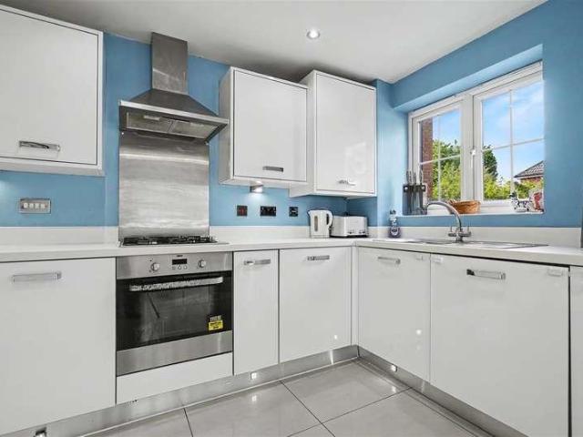 3 bed house for sale