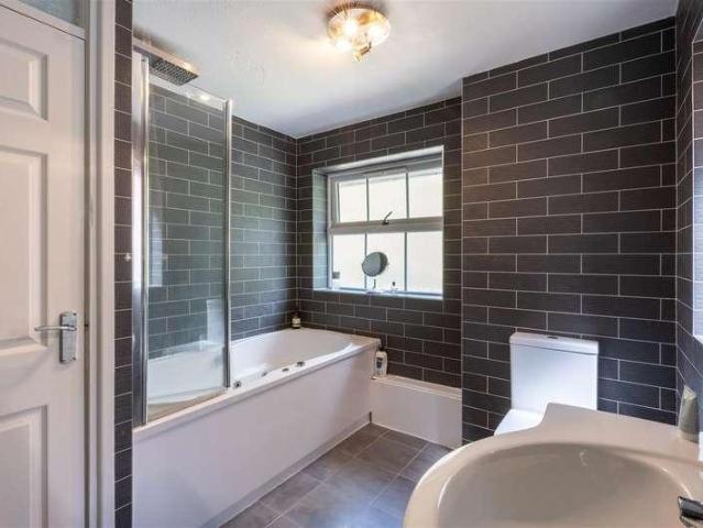 3 bed house for sale