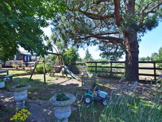 3 bed house for sale