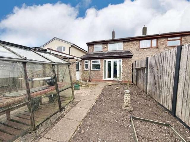 3 bed house for sale
