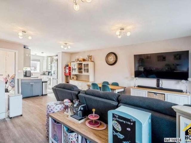 3 bed house for sale