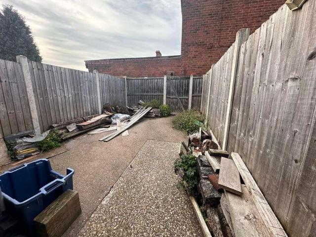 2 bed house for sale