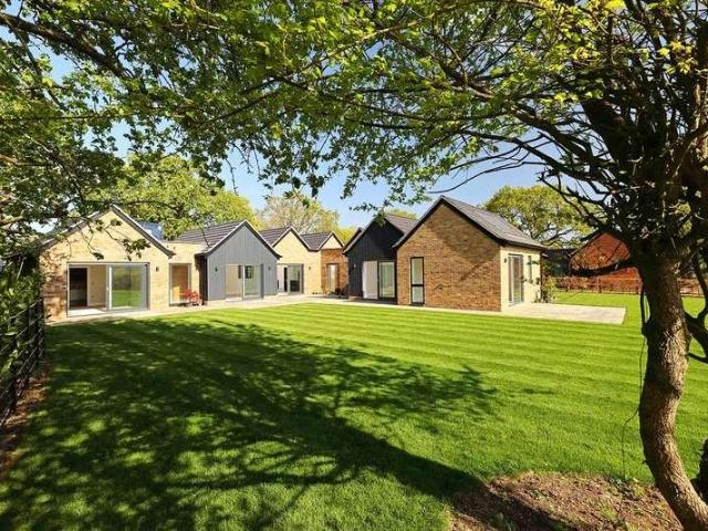3 bed house for sale