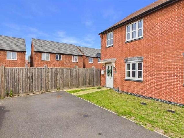 3 bed house for sale