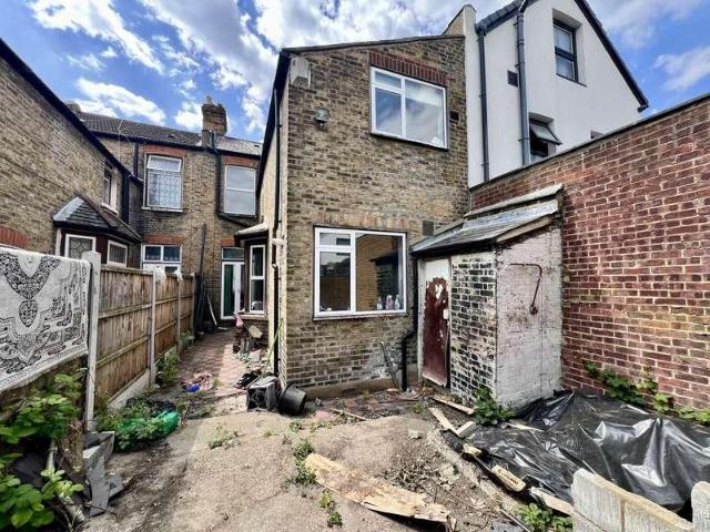 3 bed house for sale