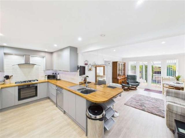 3 bed house for sale