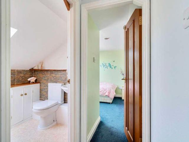 4 bed house for sale