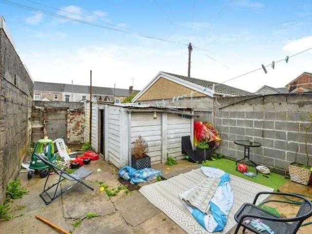 3 bed house for sale