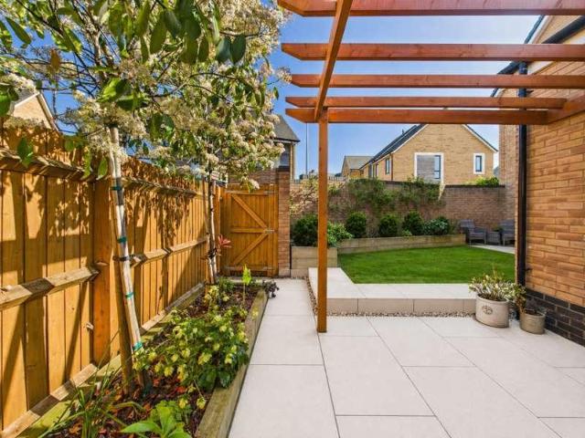 3 bed house for sale