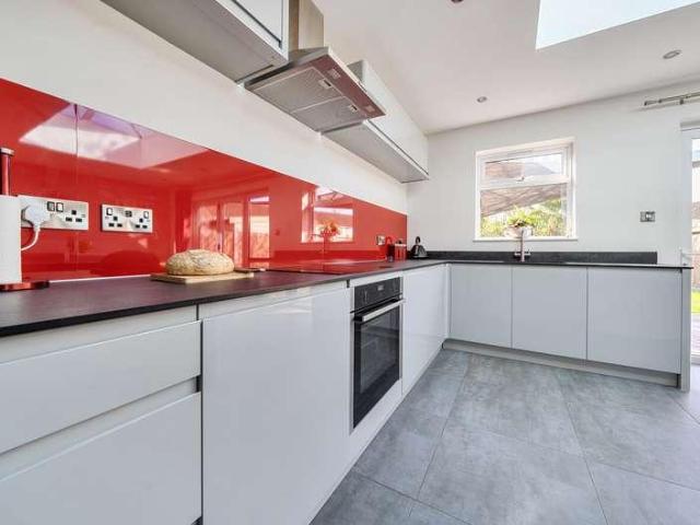 3 bed house for sale