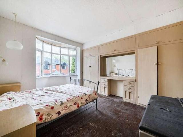 3 bed house for sale