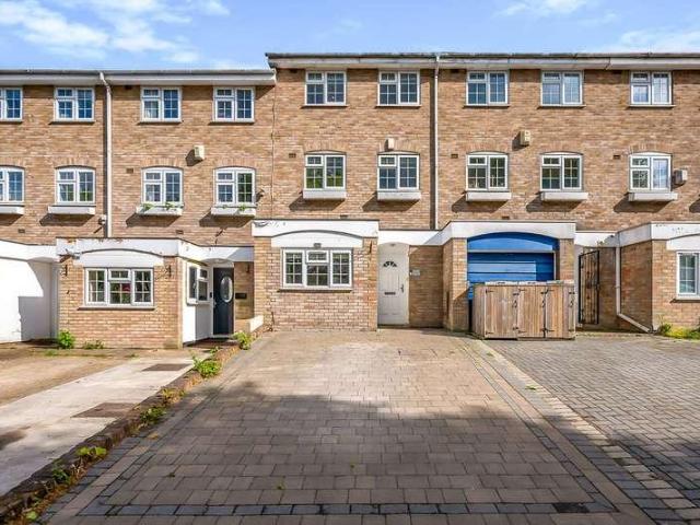 3 bed house for sale