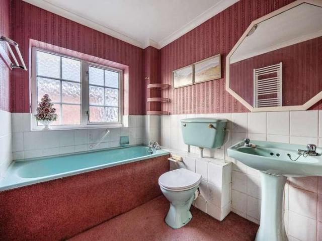 3 bed house for sale