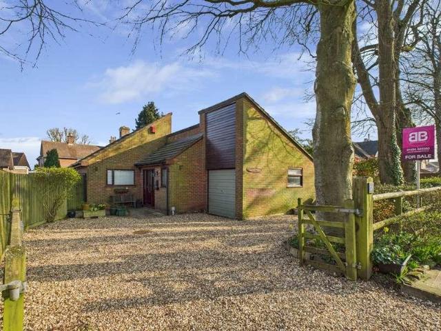 3 bed house for sale