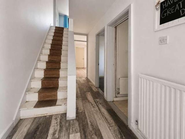 3 bed house for sale