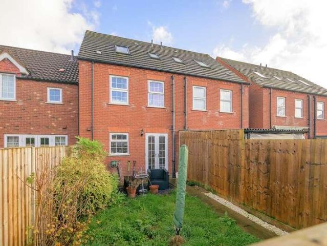 3 bed house for sale