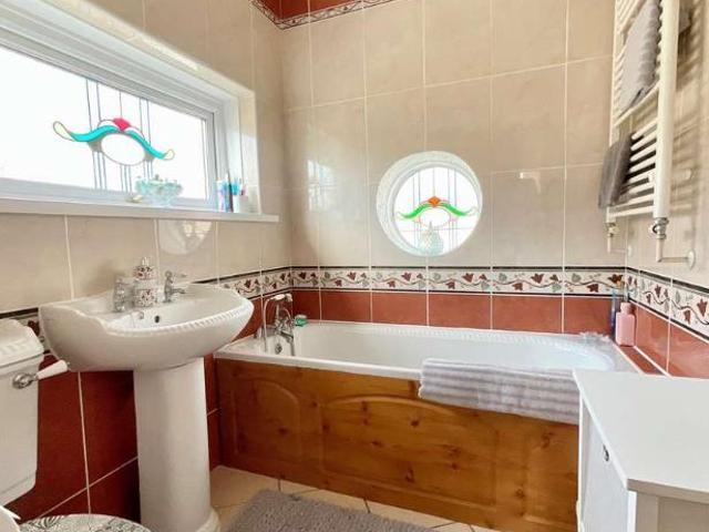 3 bed house for sale